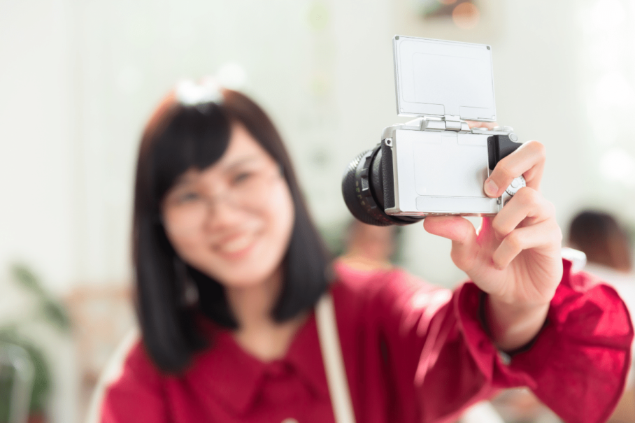 8 Best Canon Cameras With A Flip Screen (For Photo And Video)